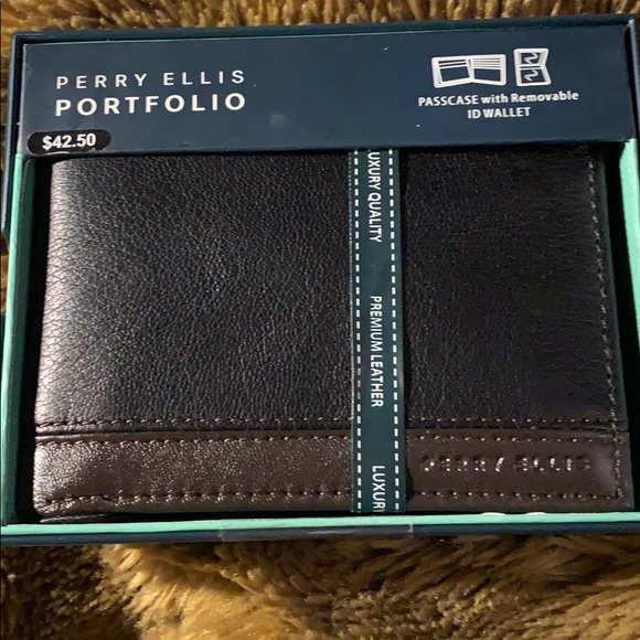Perry Ellis | Bags | New Perry Ellis Portfolio Leather Passcase Wallet ...